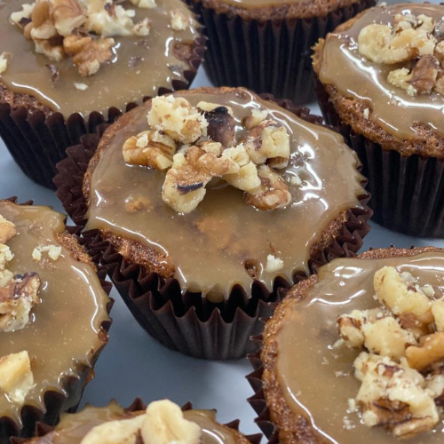 Queen Elizabeth Cupcake – Max And Lucy’s Baked Goods